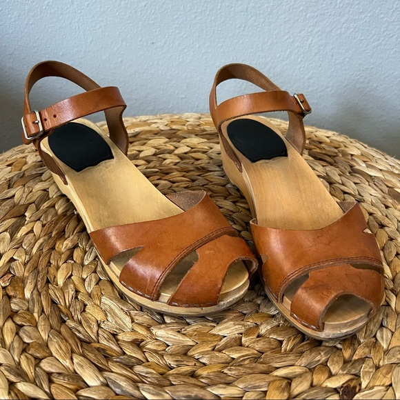 Swedish Hasbeens | Shoes | Swedish Hasbeens Debutant Clog Low Heel ...
